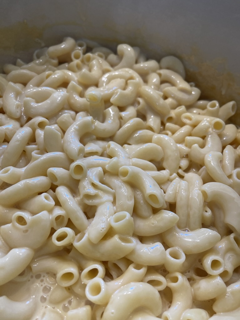 The BEST Crowd Pleasing Mac and Cheese - Feet Under My Table